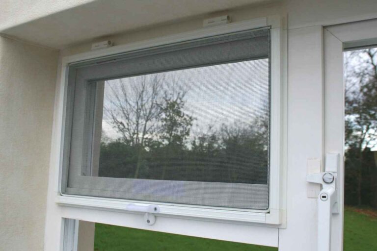 Hinged Flyscreens – Dubai Blinds